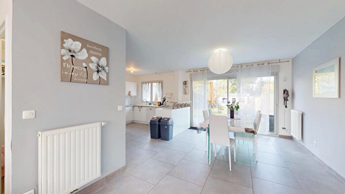 Maison à vendre - Le Mesnil-Saint-Denis - 7 pièces - 6 chambres