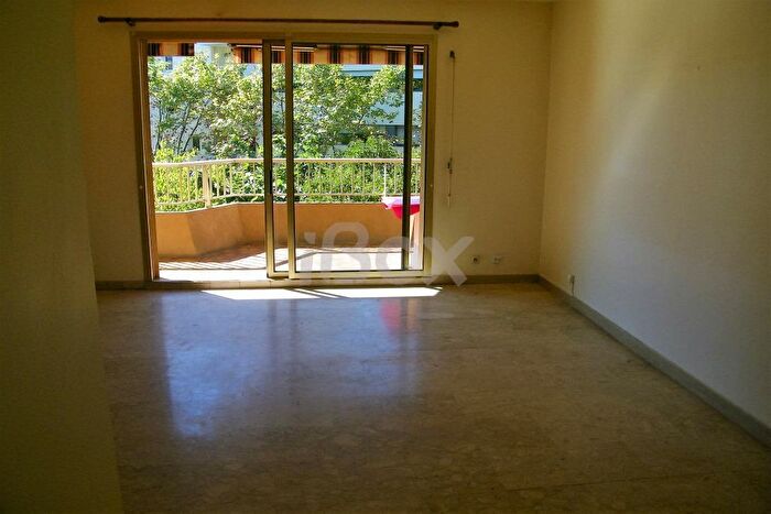 Appartement à louer - Toulon, Saint-Roch - 1 pièce