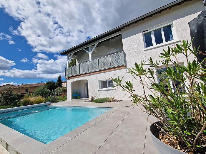 Maison à vendre - Saint-Étienne-des-Oullières - 6 pièces - 5 chambres