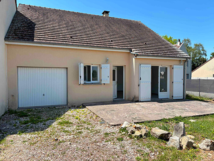 Maison 4 pièces à Chaintreaux, à louer
