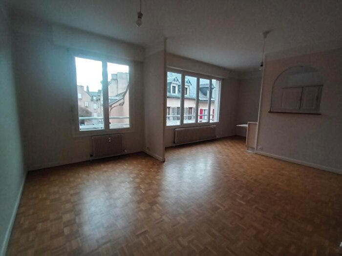 Appartement à louer - Rodez, Centre historique, Vieux-Rodez - 2 pièces - 1 chambre