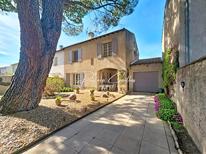 Maison 6 pièces à Tarascon, Mas Provençal, Souspiron, à vendre