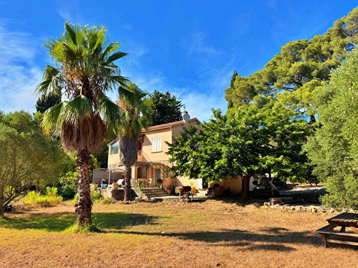 Maison à vendre - Sanary-sur-Mer, Pierredon, Boucène, La Piole, Le Lançon, La Bernarde - 7 pièces - 5 chambres