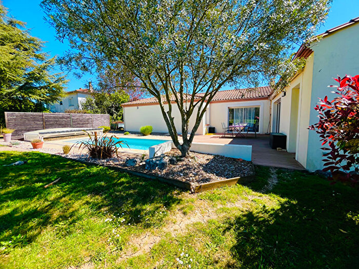 Pujols - Maison 8 pièces à vendre
