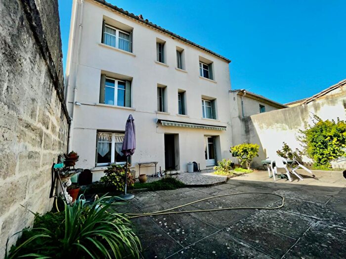 Maisons à vendre et appartements à louer - 1