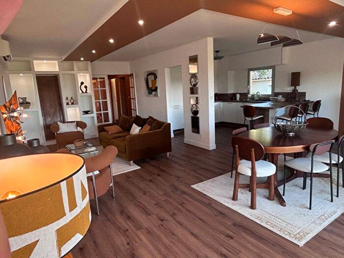 Appartement 4 pièces à louer - Montagne des Chèvres, Villeneuve-lès-Avignon