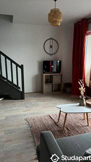 Appartement à louer - Sembat, Bègles - 1 pièce - 1 chambre