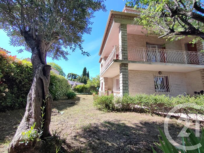 Maison à vendre - Marseille e , Les Trois Lucs - 6 pièces - 4 chambres