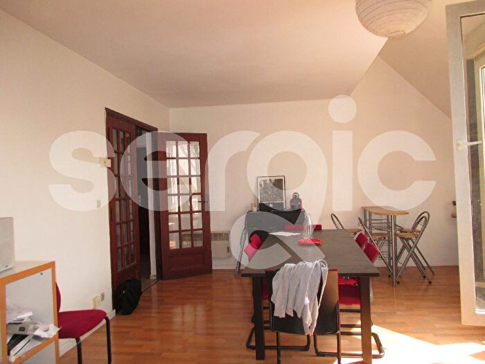 Appartement 4 pièces à Lille, Vieux Lille, à louer