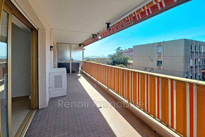 Appartement à louer - Saint-Laurent-du-Var - 2 pièces - 1 chambre