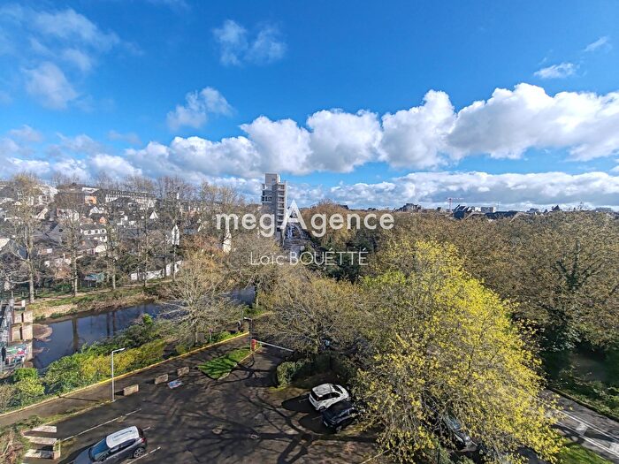 Appartement à vendre - Quartiers Ouest, Bourg lEvesque - 5 pièces - 4 chambres