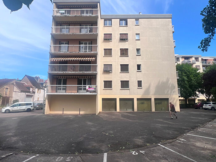 Appartement 4 pièces à vendre à Nevers, République, Préfecture