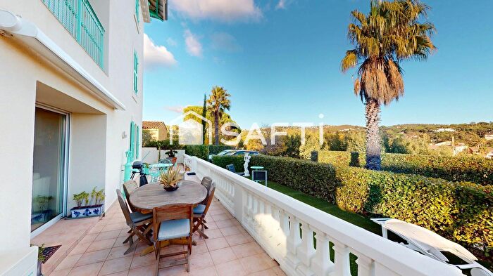 Appartement à vendre - Sainte-Maxime, Saquèdes, Quilladou, Garonnette, Golfe - 4 pièces - 2 chambres