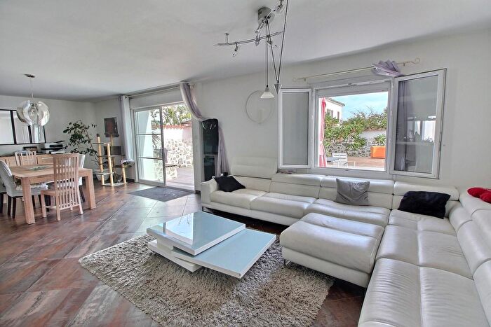 Maison à vendre - Saint-Sulpice-de-Royan - 7 pièces - 5 chambres