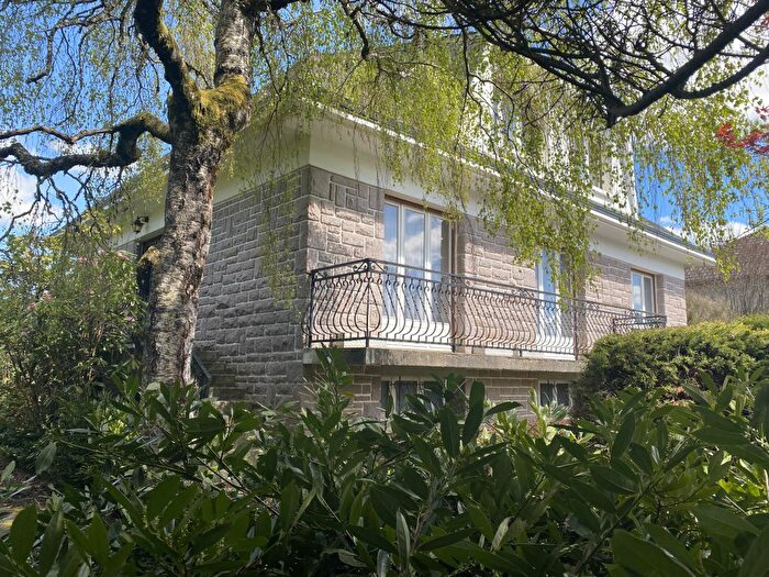 Bugeat - Maison 5 pièces à vendre
