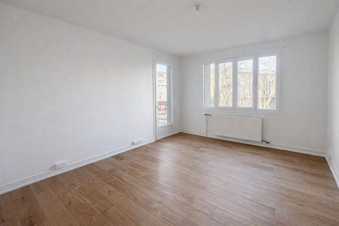 Appartement à louer - Sans Souci-Dauphiné, Lyon ème arrondissement - 4 pièces - 3 chambres