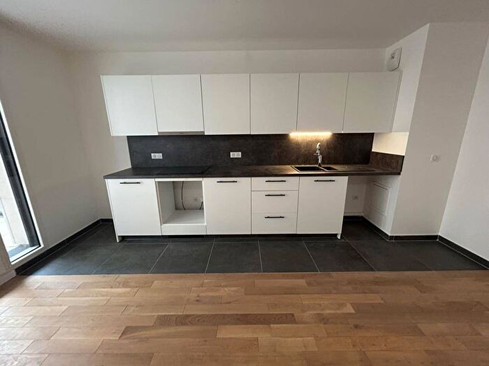 Appartement à louer - Faubourg de lArche, Courbevoie - 4 pièces - 3 chambres