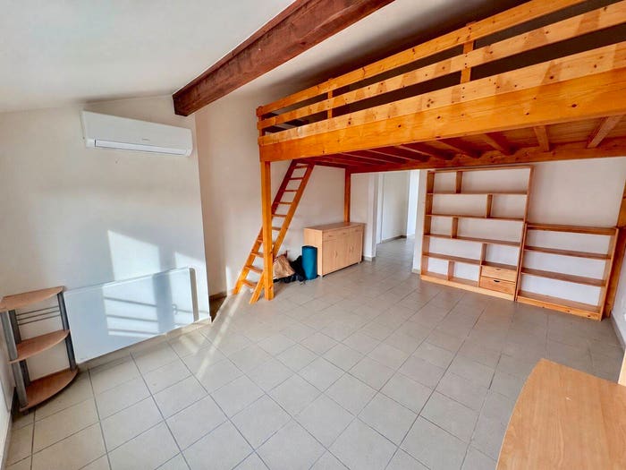 Appartement 2 pièces à Les-Armieres le Mas de la-Raz, Villefontaine, à louer