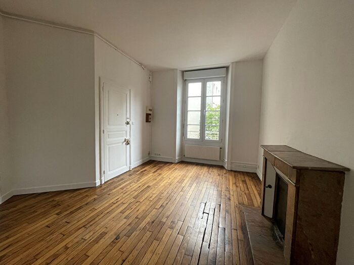 Appartement à louer - Quartiers Centre, Centre-ville - 2 pièces - 1 chambre