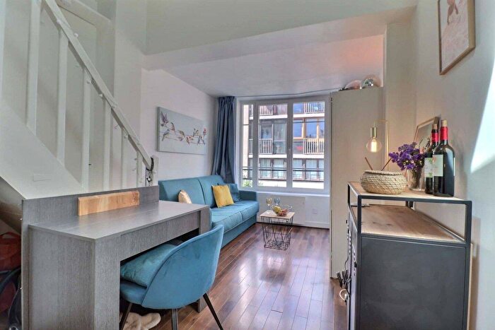 Appartement à louer - Montmartre, Paris ème arrondissement - 1 pièce