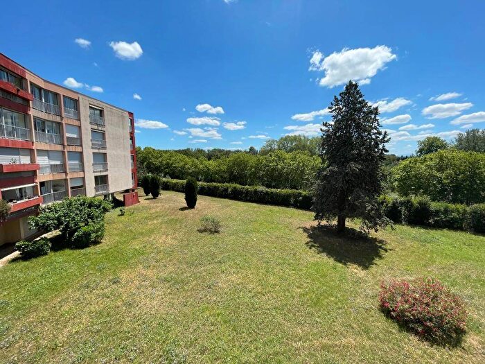 Appartement à louer - Capucins-La Barbacane-La Trivalle-Bellevue, Carcassonne - 2 pièces