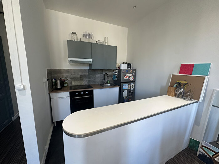 Appartement à louer - Marseille e , Cinq Avenues - 3 pièces - 2 chambres