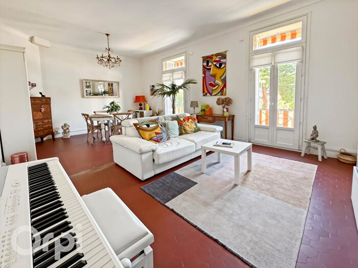 Cannes, Prado, République : Appartement 4 pièces à vendre