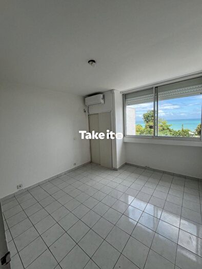 Appartement 5 pièces à louer à Le Gosier