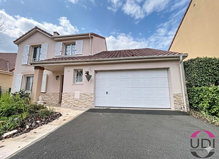 Maison à vendre - Saint-Pierre-du-Perray - 7 pièces - 5 chambres