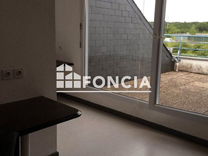 Appartement à louer - Nord, Bruz - 1 pièce