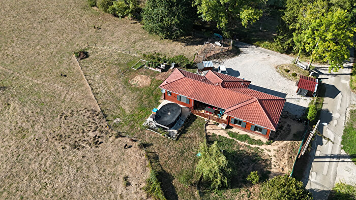Neuville-sur-Ain - Maison 5 pièces à vendre
