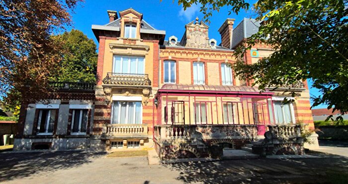 Maison à vendre - Compiègne, Royallieu, Village - 14 pièces