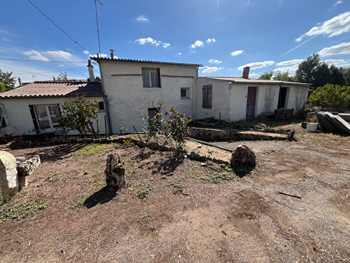 Maison 4 pièces à Saint-Varent, à vendre