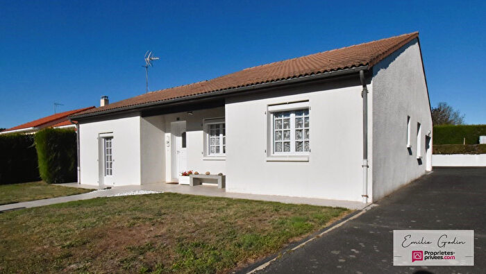 Maison 5 pièces à vendre à Saint-Pierre-des-Échaubrognes