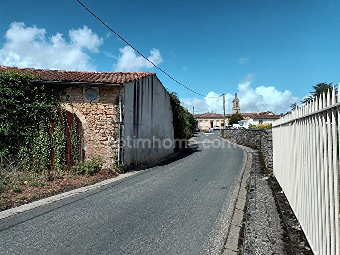 Maison à vendre - Saint-Estèphe - 1 pièce