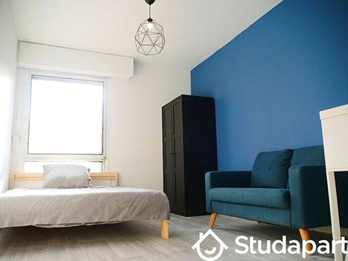 Appartement à louer - Barbâtre-Saint Remy-Verrerie, Reims - 1 pièce - 1 chambre