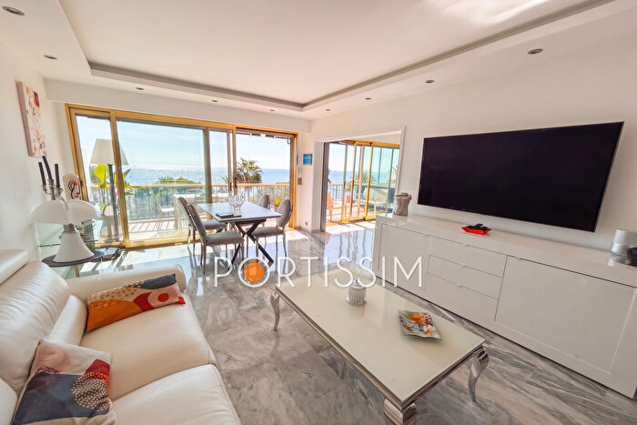 Cagnes-sur-Mer : Appartement 3 pièces à vendre