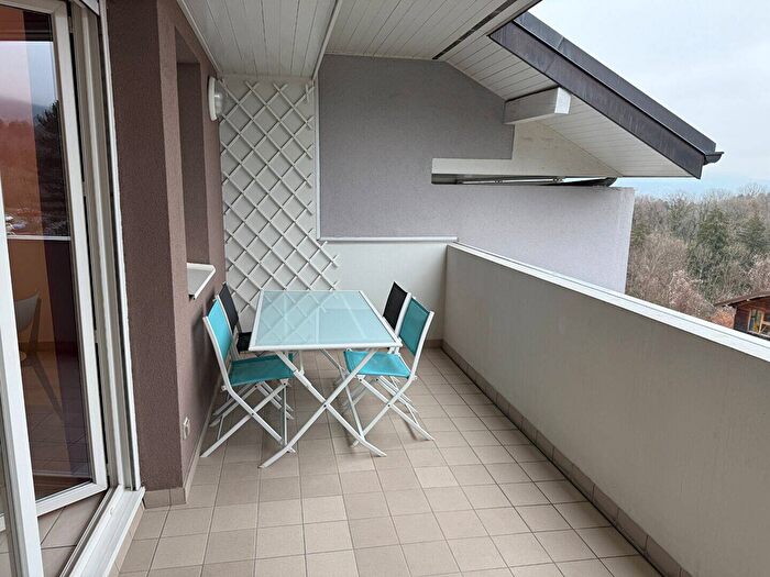 Appartement à louer - Sud, La Roche-sur-Foron - 3 pièces - 2 chambres