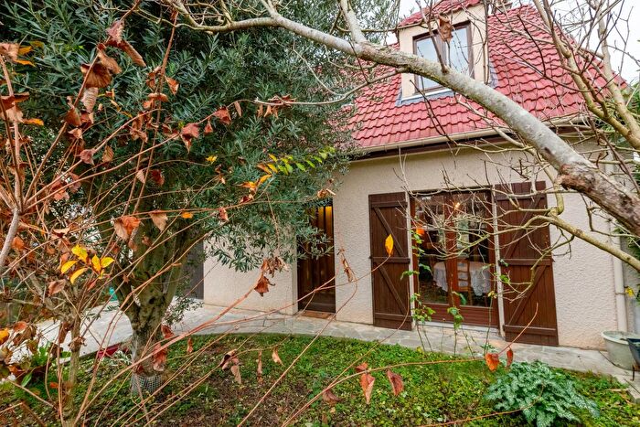 Maison à vendre - Chelles, Noue-Brossard, Perichelles, Bel Air, Clos Roger - 7 pièces - 5 chambres