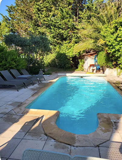 Maison à vendre - Allauch, Centre-ville, Village - 6 pièces - 5 chambres