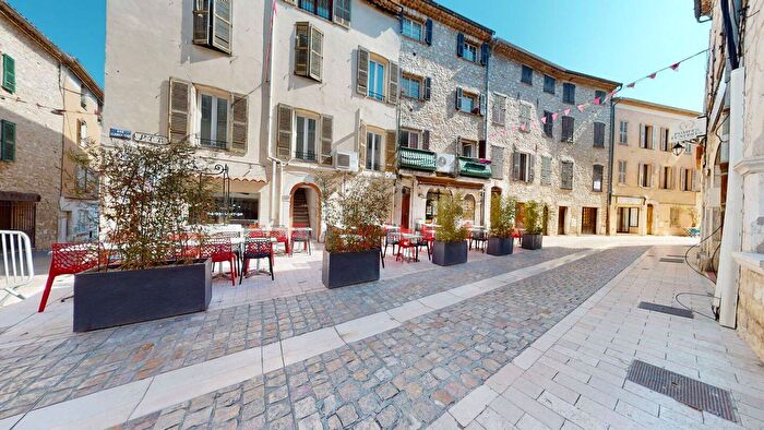 Appartement à louer - Village Centre, La Colle-sur-Loup - 1 pièce