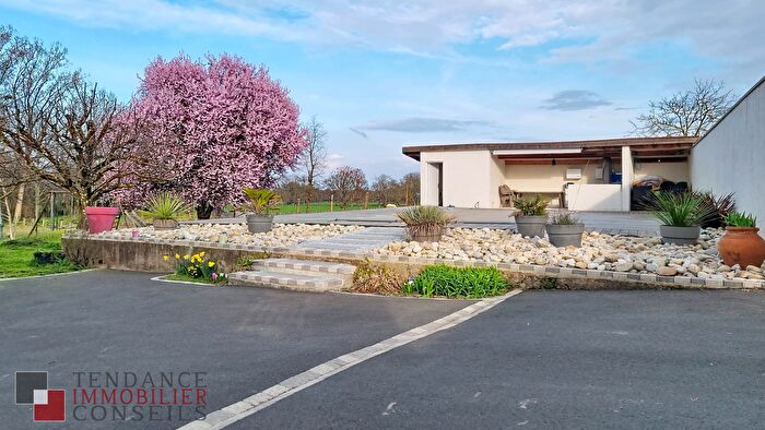 Maison à vendre - Saint-Étienne-des-Oullières - 6 pièces - 4 chambres