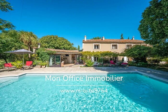 Lamanon - Maison 9 pièces à vendre