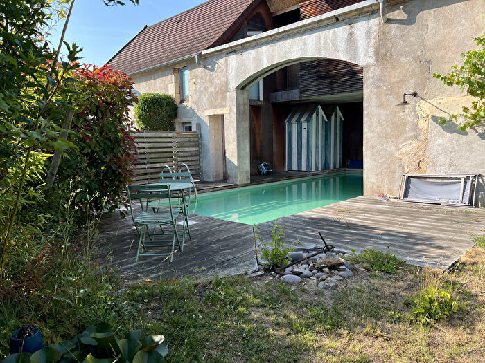 Maison 10 pièces à Varennes-Vauzelles, à vendre