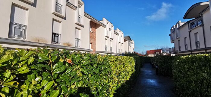 Appartement à vendre - Marolles-en-Brie - 3 pièces - 2 chambres