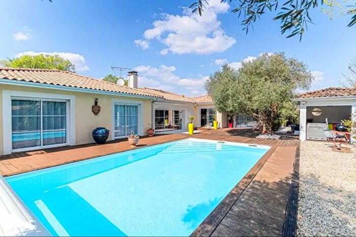 Maison 6 pièces à vendre à Léognan