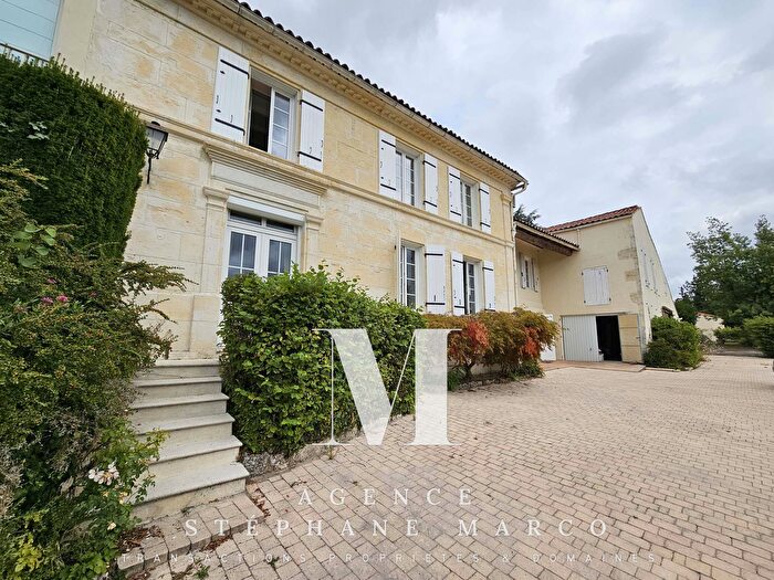 Maison 11 pièces à vendre à Saintes