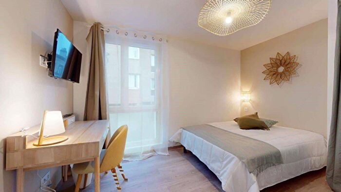 Appartement à louer - Saint Jacques-Chavanelle, Saint-Étienne - 1 pièce