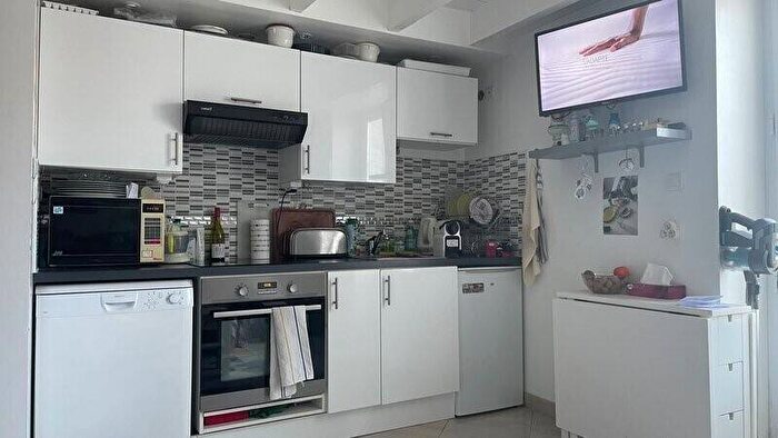 Appartement à louer - Marseille ème arrondissement - 2 pièces - 1 chambre