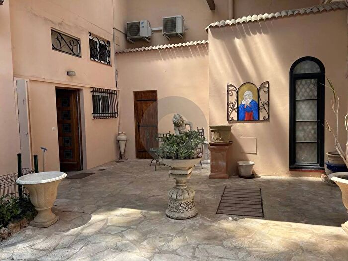 Appartement à louer - Roquebrune-Cap-Martin - 3 pièces - 2 chambres